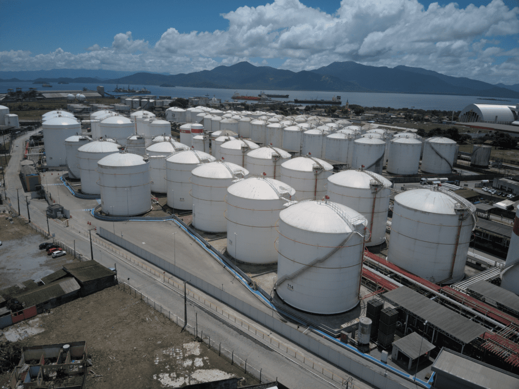 Terminal De Líquidos Da Cbl Em Paranaguá Aumenta Em 74 4 Sua
